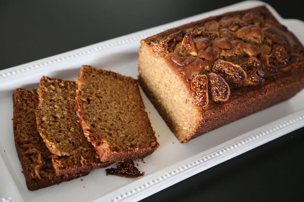 Parsnip, Pear, and Fig Bread – PETIT WORLD CITIZEN