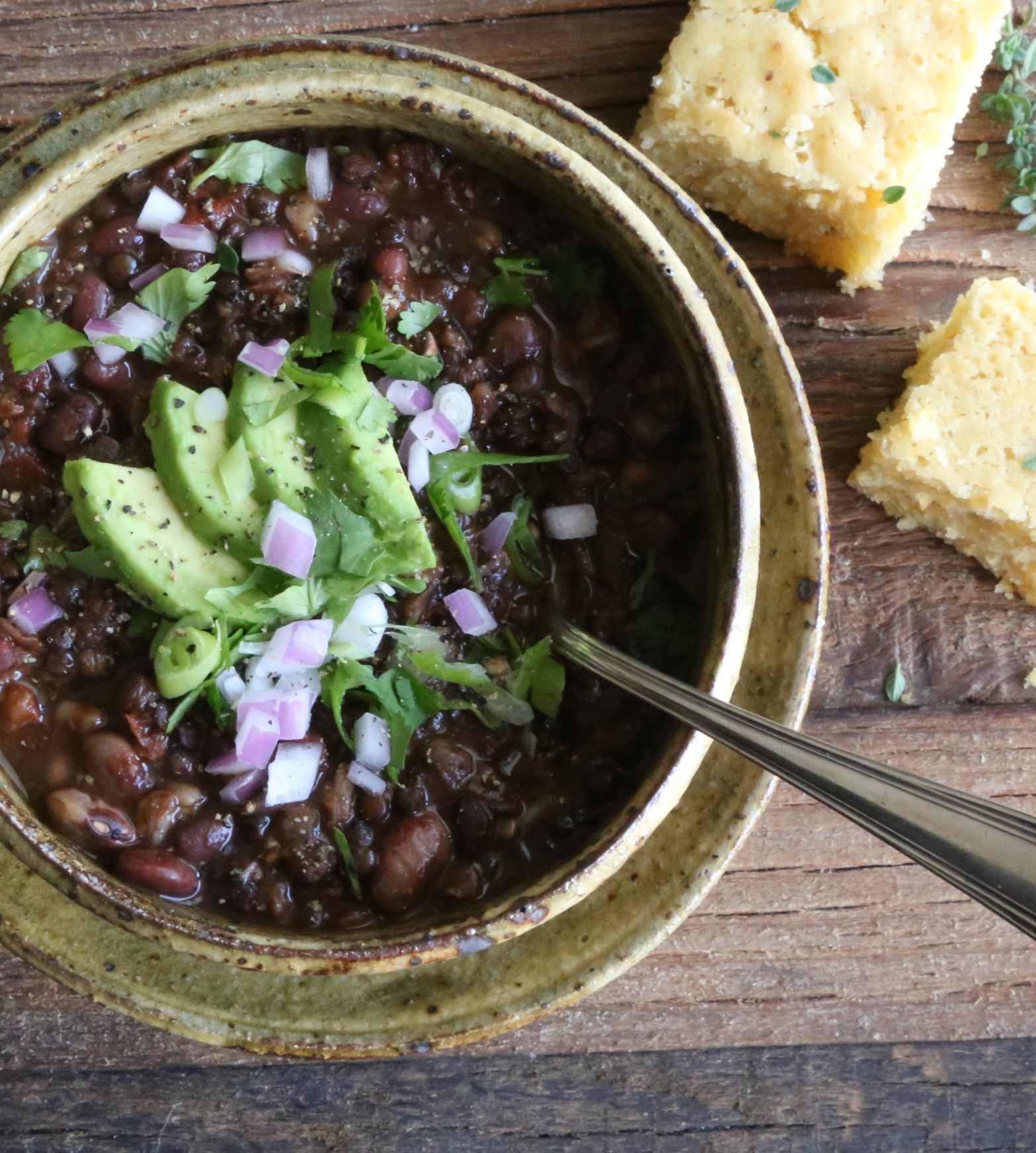 Hearty and Rustic Vegetarian Chili with Moist Cornbread – PETIT WORLD ...