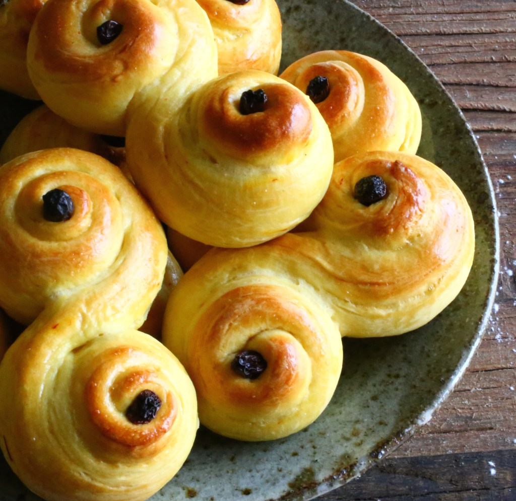Saint Lucia Saffron Buns – PETIT WORLD CITIZEN