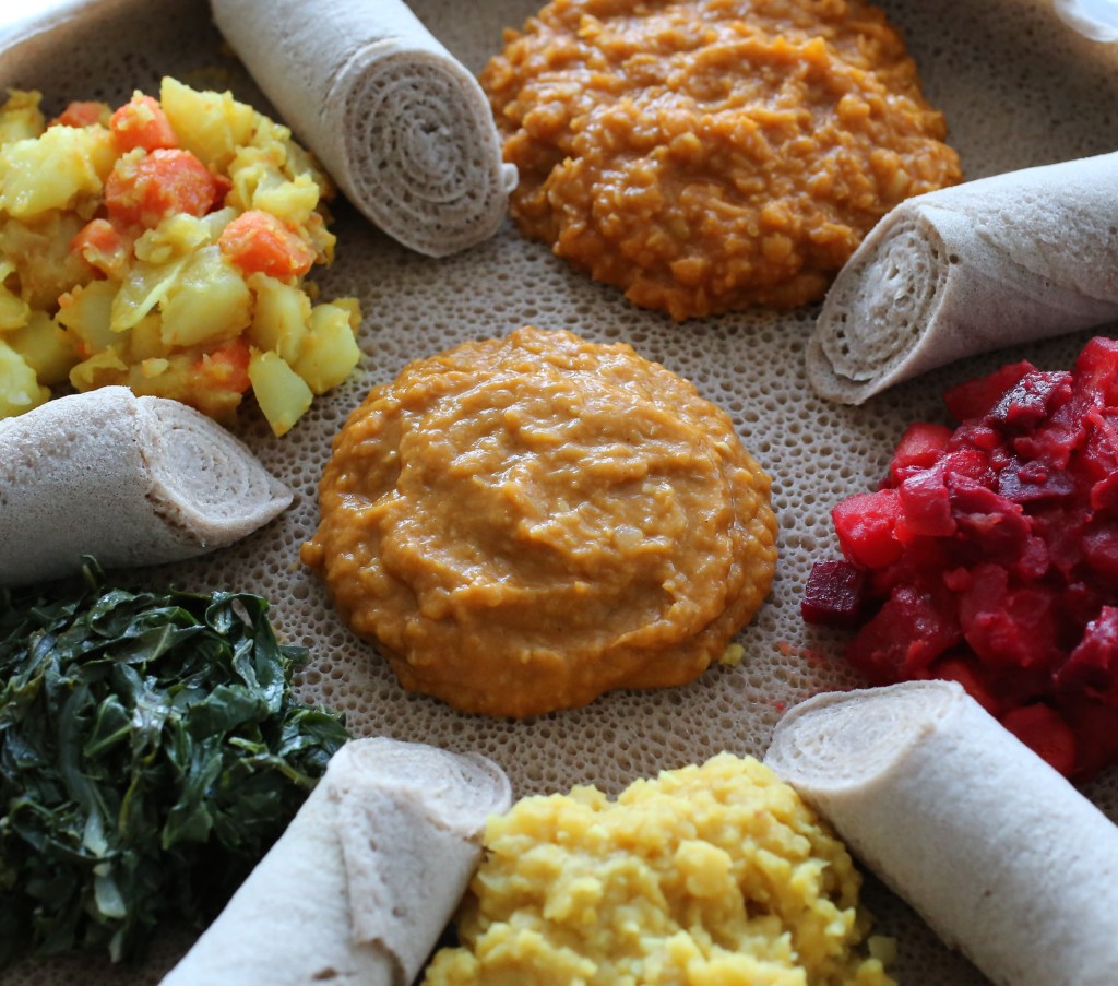 Yetsom Beyaynetu (Ethiopian Combination Platter) – PETIT WORLD CITIZEN